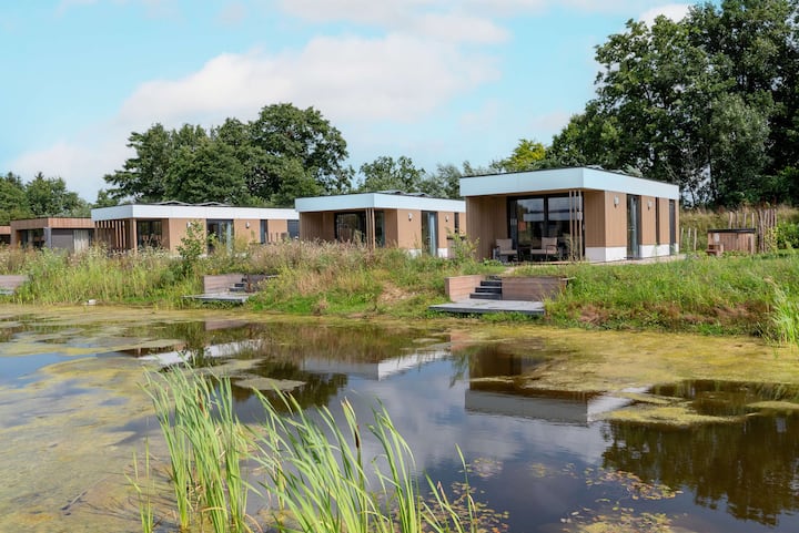 Water Lodge With Hot Tub | 2 Pers. - Winterswijk