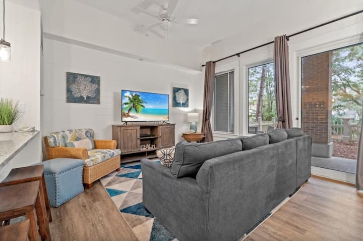 1br/2ba Stunner In Sandestin's Village Of Baytowne Wharf - Miramar Beach