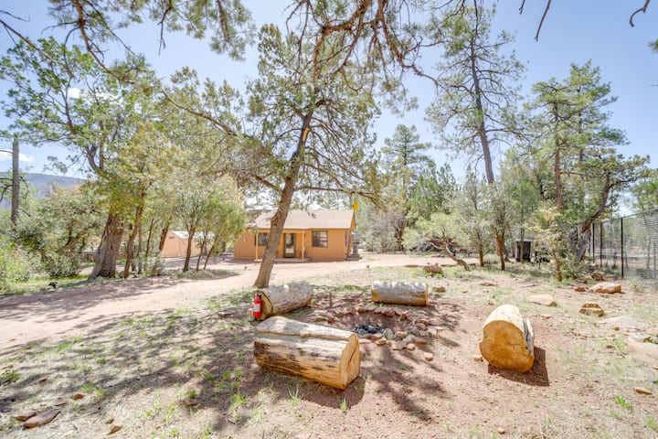 Outdoor Entertainment Spaces: Remote Pine Home! - Strawberry, AZ