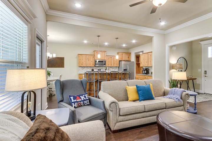 Spacious Table Rock Lake Retreat: Walk To Shore! - Eagle Rock, MO