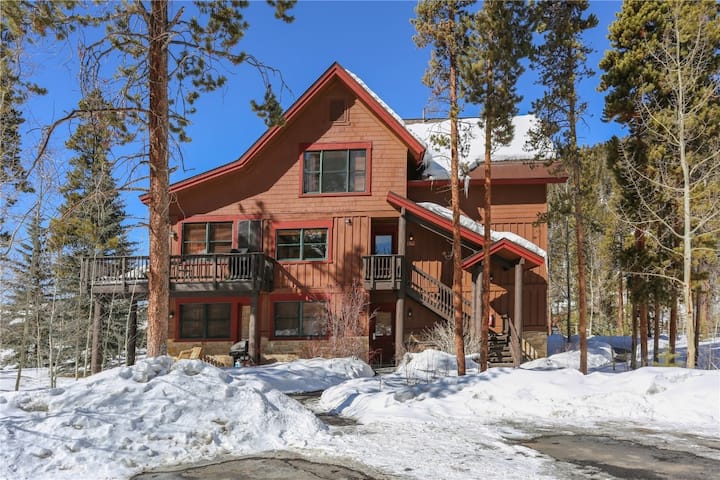 Cozy Mountain Getaway. Fireplace. Hot Tub And Pool - Keystone, CO