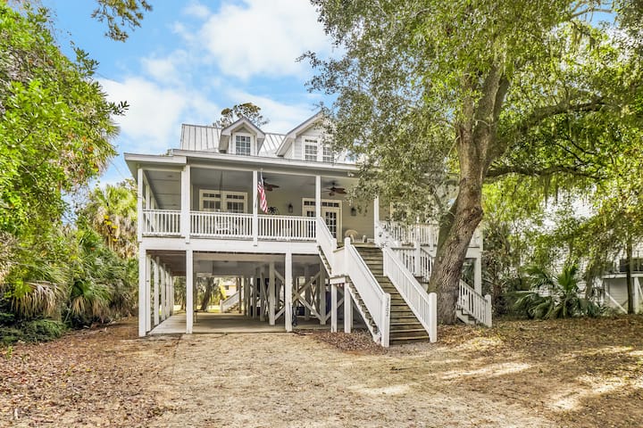 Sea Suite-golf Views, Large Porch, Close To Beach - Edisto Beach, SC