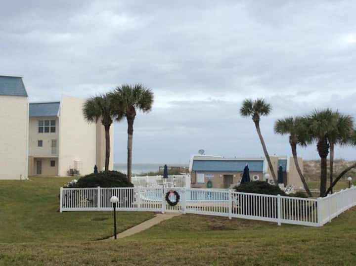 Tradewinds 151, Beach Condo, Poolside Relaxation - Marineland Dolphin Adventure, St. Augustine