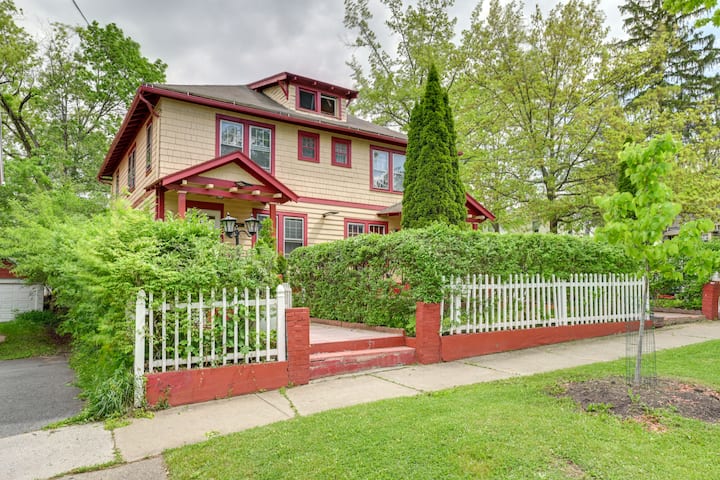 Walk To Cornell University: Charming Duplex! - Ithaca, NY
