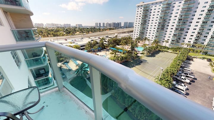 Or-814 One Bedroom Bay View-steps To Beach - Sunny Isles Beach, FL