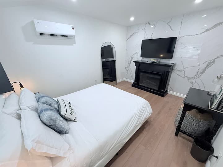 1br Suite • Kitchen • Fireplace • Private Entry - Simi Valley, CA