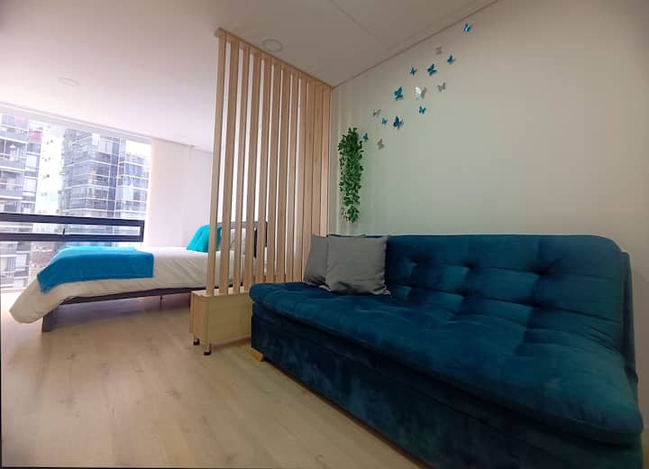 Loft, Queen Bed, On‑site Coworking - Bogota