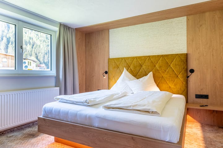 Appartement In Elbigenalp Mit Blick Ins Grüne - Elbigenalp