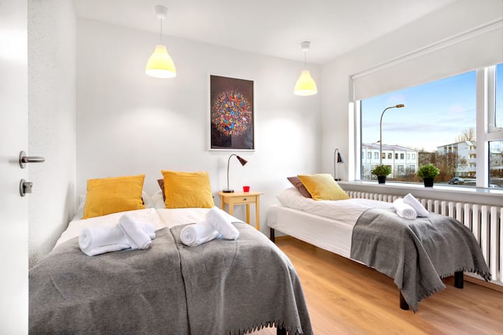 Triple Room With Shared Bathroom - Reykjavík