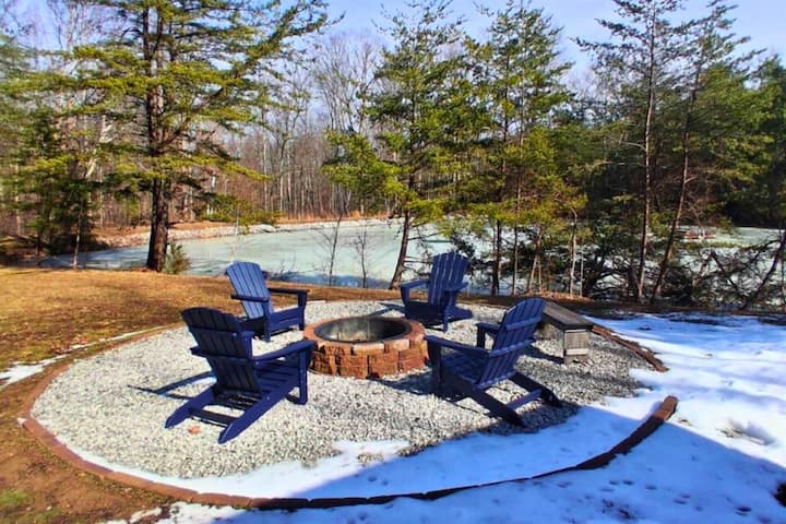 Whitetail Woods Cabin - Indiana (State)