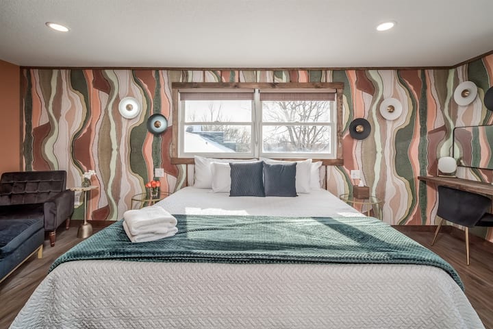 Chic Studio W/kitchen –Your Extended Stay Retreat - Hastings, MN