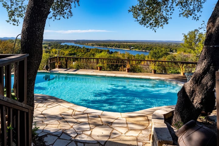 Private Hilltop Retreat W/ Stunning Views - Marble Falls, TX