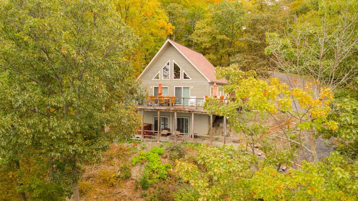 All Decked Out: Beautiful Seneca Lake Home! - Watkins Glen, NY