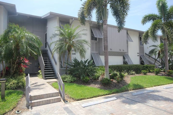 Peppertree Retreat | Sk Collection Near Beach - Siesta Key, FL