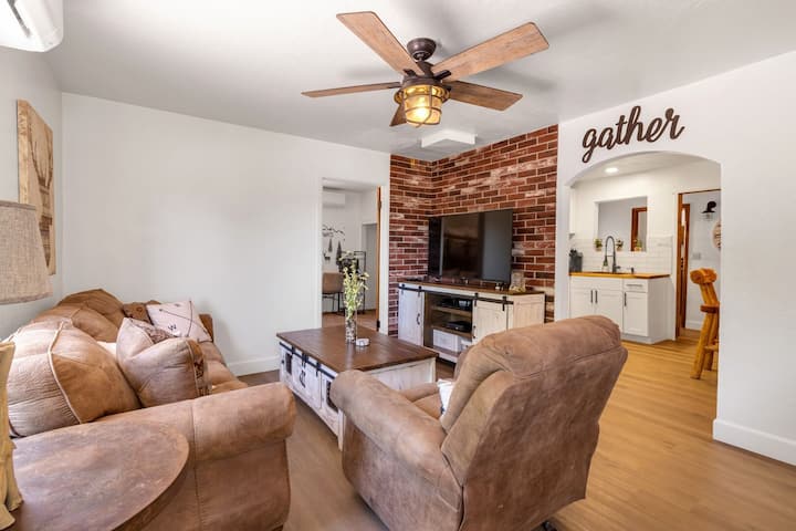 Huge Private Backyard! Hosts 6, Centrally Located - Pine, AZ