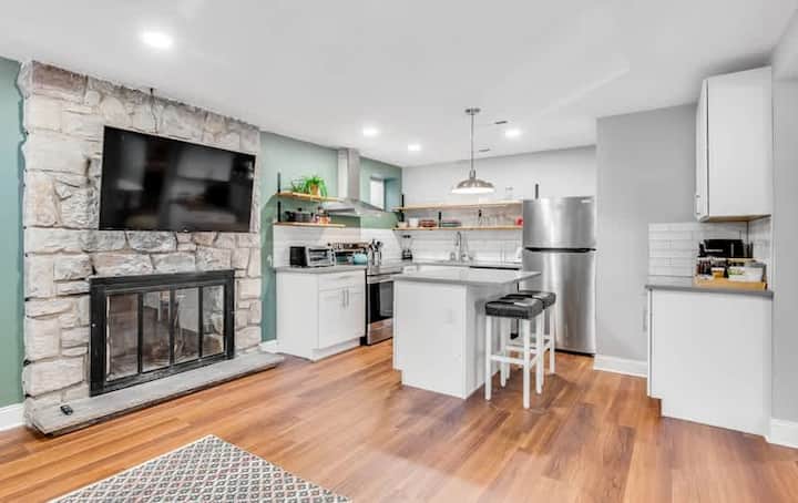 King Bed | 0.4 Mi From Wiss Trail | 1000+ Sqft - Chestnut Hill, PA