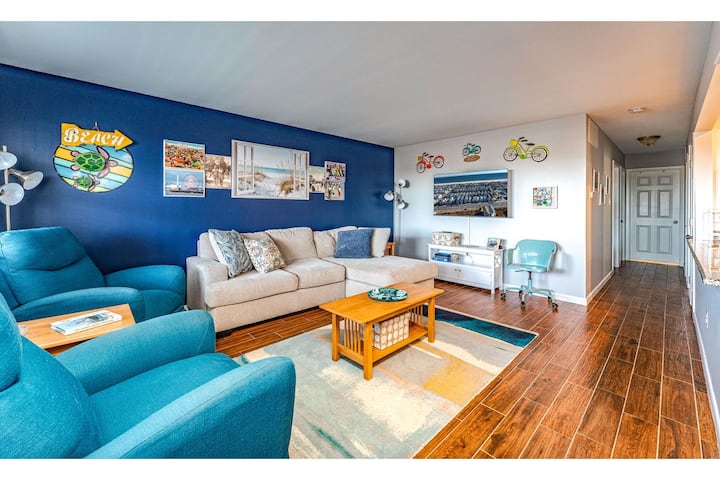 Coastal Charm 3br/2ba W/ Large Front Porch! - Ocean City, NJ