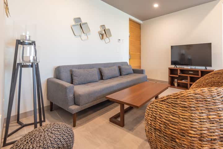 Oceanview Condo Steps From Beach & Pool - Playa del Carmen