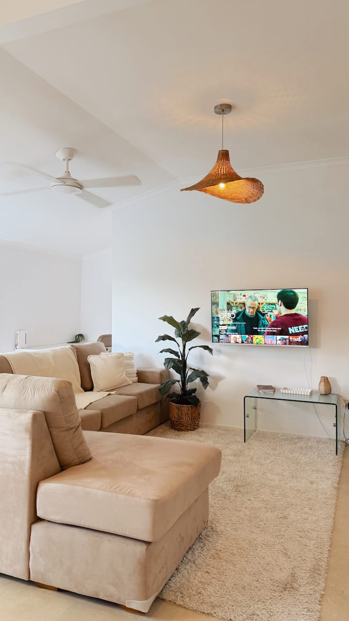 Freshly Renovated - Sunshine Coastal Escape! - Caloundra