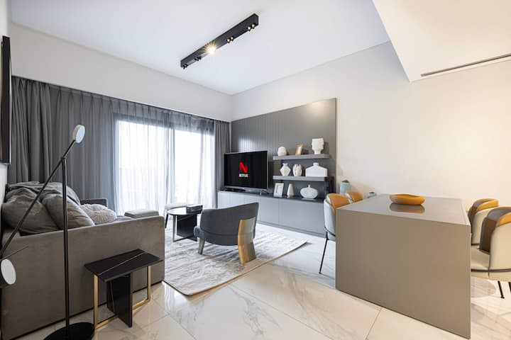 Sophisticated 2-bedroom Hideaway In Mag 318 -