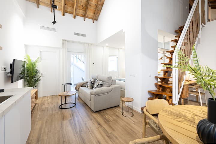 Modern Duplex & Courtyard -2bedrooms 2baths - Málaga