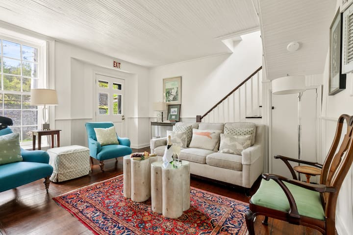 Historic Chs! | The Kitchen House At 68 Broad - Charleston, SC