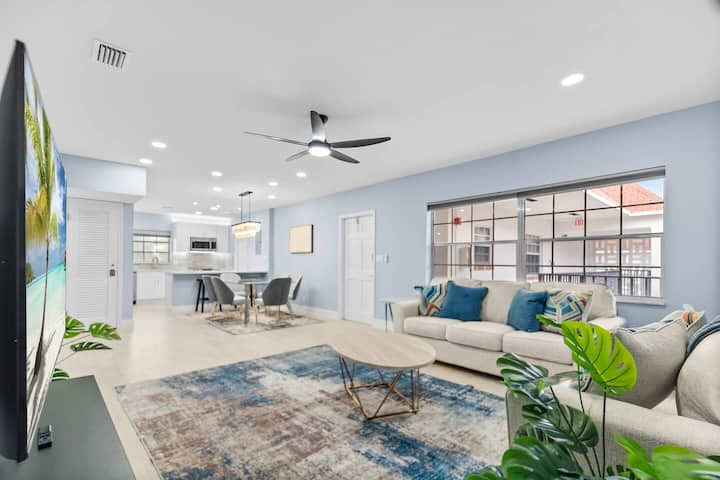 Las Olas & Beachside Getaway With Pool - 羅德岱堡