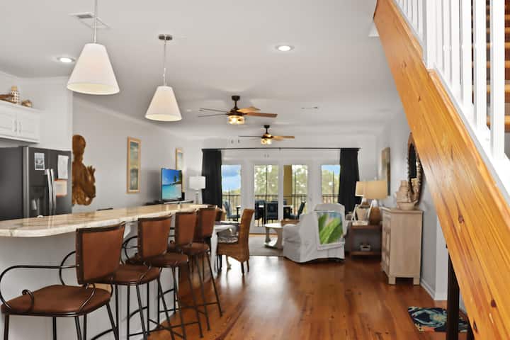 Beach View Townhome, Pool, Hot Tub- Catchin Summer - Cape San Blas, FL