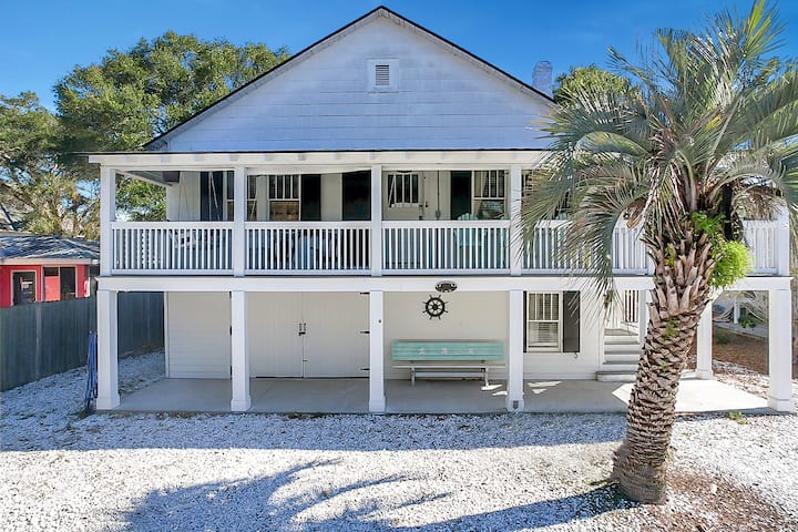 Magical Beach Oasis Steps To Oceanfront - Tybee Island