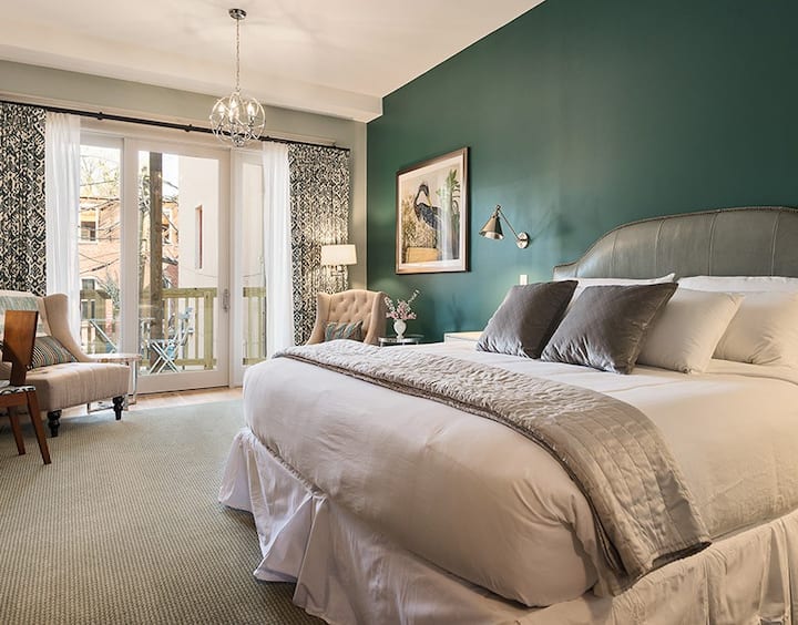 The Townsman: Meriwether Room - Charlottesville, VA