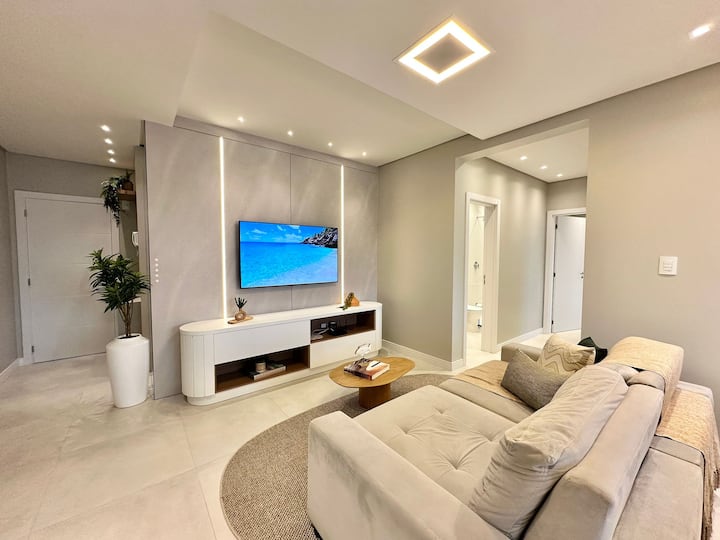 024 - Apartamento 02 Dormitórios Na Praia De Bomba - Bombinhas