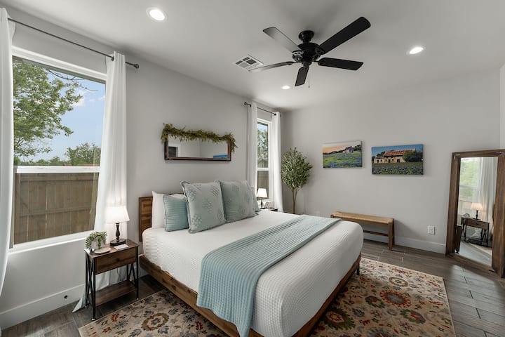 Das Ferienhaus | Hot Tub | New Listing - Fredericksburg, TX