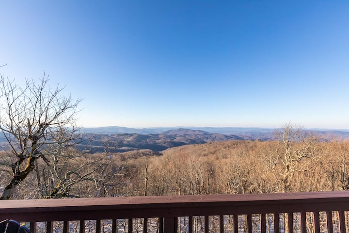 Pet-friendly 4br Home On Beech Mtn W/ Views - Beech Mountain, NC