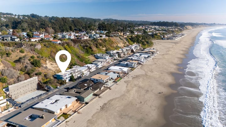 Beachside Bliss Just Steps From Aptos Beach - Aptos, CA