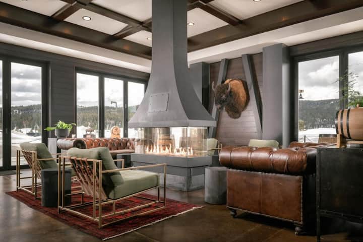 Mountain Stay + Pool. Ski Shuttle. Free Breakfast - Big Sky, MT