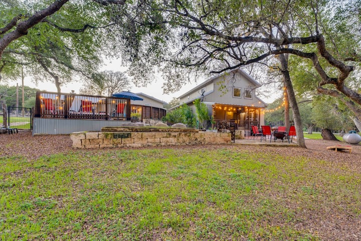 Backyard Oasis: Convenient New Braunfels Gem! - New Braunfels, TX