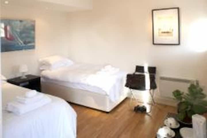 Standard Twin Room - Burnham-on-Crouch