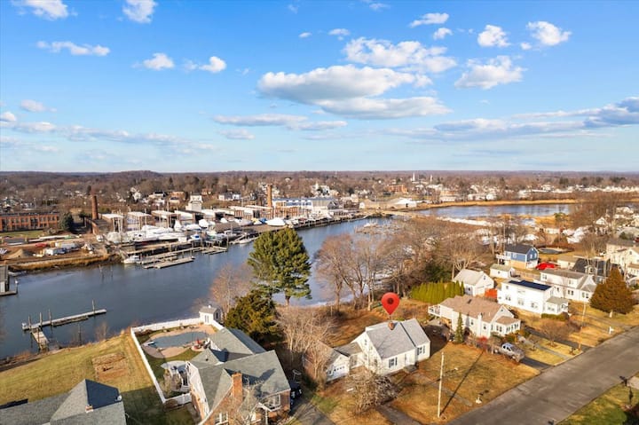 River House : Recently Renovated - Branford, CT