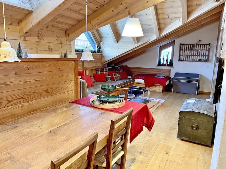 1001a Attic Apartment Dolasilla - Sëlva