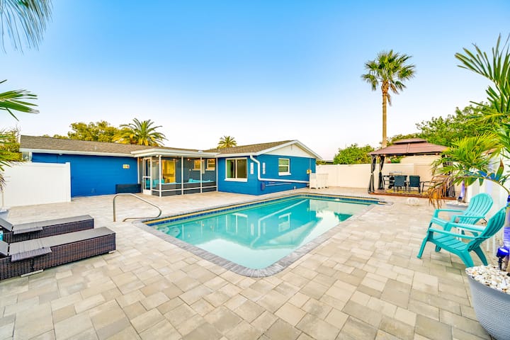 Poolside Oasis: 5 Mi To Anclote Gulf Park! - Holiday, FL