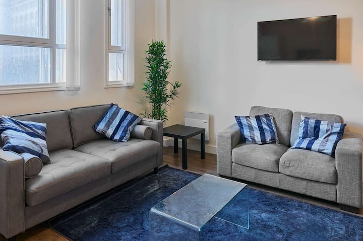 Host & Stay | Three Graces Getaway - Liverpool