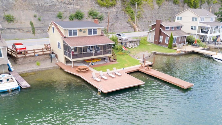 Canandaigua Lakefront | Dock | Near Boat Launch - Naples, NY