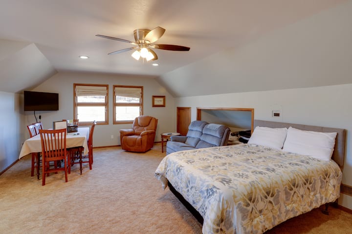 Mtn View: Cozy Couple's Retreat In Bayfield! - Bayfield, CO