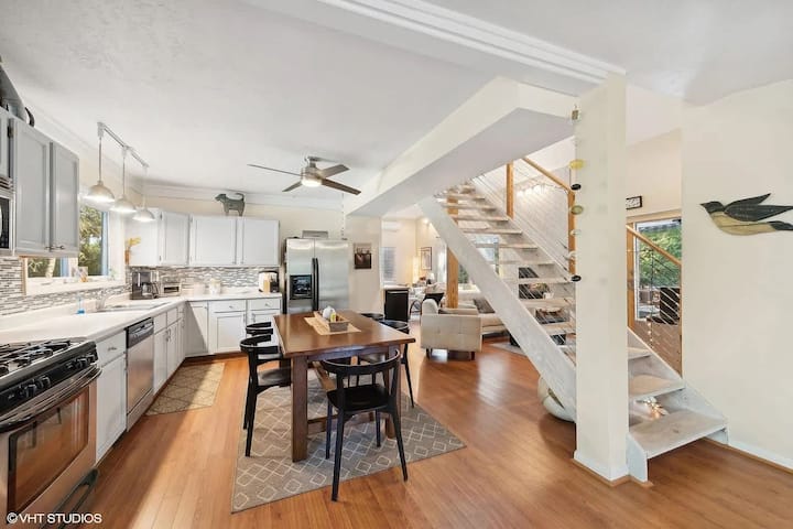 The Hideaway House - Private, Peaceful, Cozy - Michiana Shores, IN