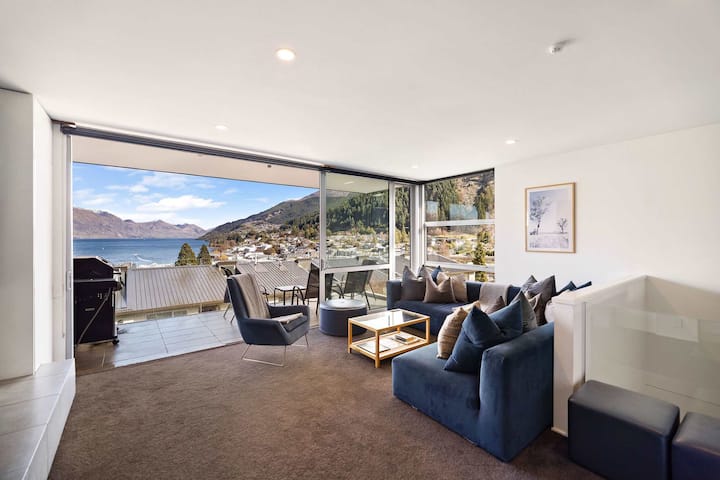 5 Bedroom Modern Apartment In The Heart Of Qt! - Queenstown