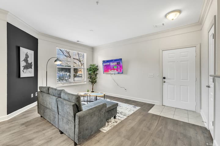 Upscale King 1br Suite—mins To Downtown Raleigh! - Cary, NC