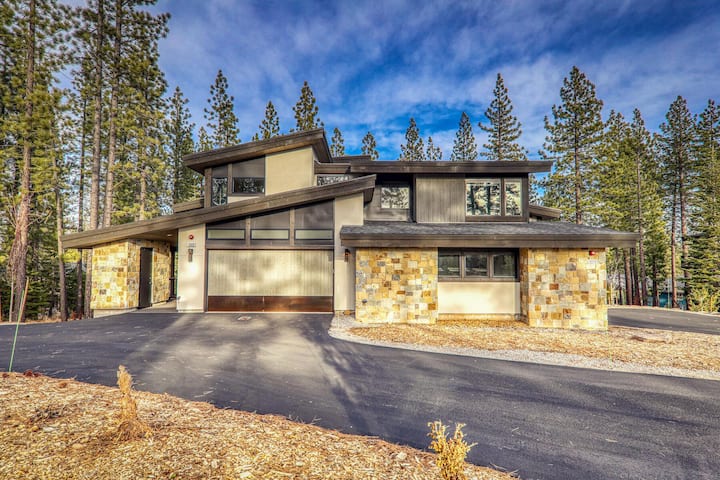 The Baer Den At Schaffer's Mill. Ski, Golf & Lake! - Truckee, CA