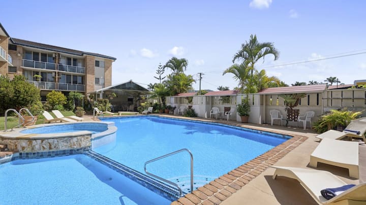 Ocean Parade 9 - Cafes, Stroll To Beach, Bbq, Pool - Coffs Harbour