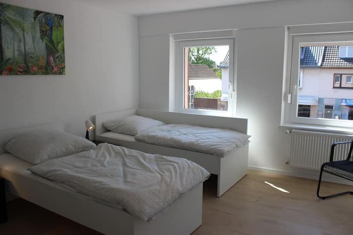 Airportflat A330 - Großstadt Und Natur - Niederkassel