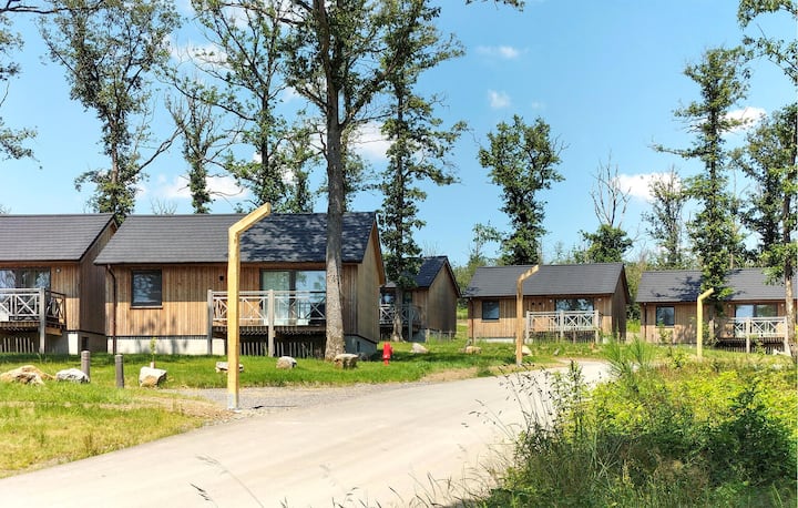 Stunning Home In Somme-leuze With Wifi - Somme-Leuze
